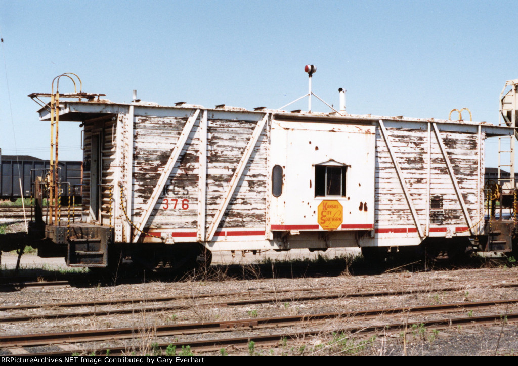 KCS Boxcar Caboose #376 - Kansas City Southern